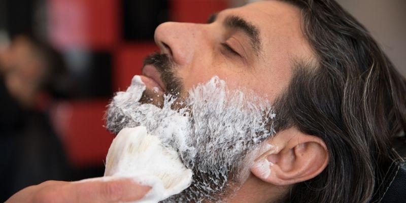 How to Shave With an Electric Razor Without Irritation or Missed Spots ...